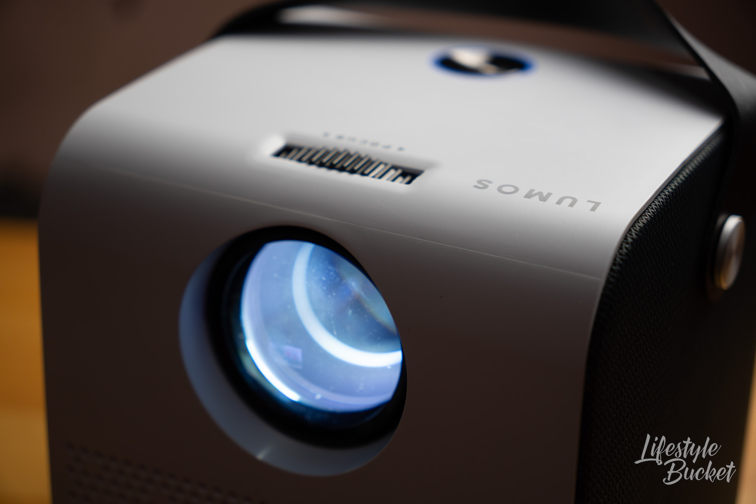 REVIEW : LUMOS RAY Smart Home Cinema Projector — LifestyleBucket